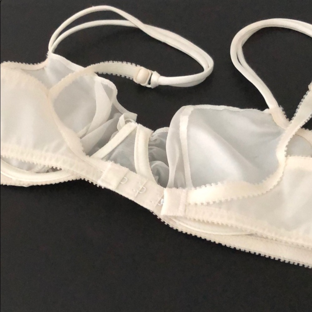 Victoria’s Secret Off White Satin/Sheer Underwire - Gem